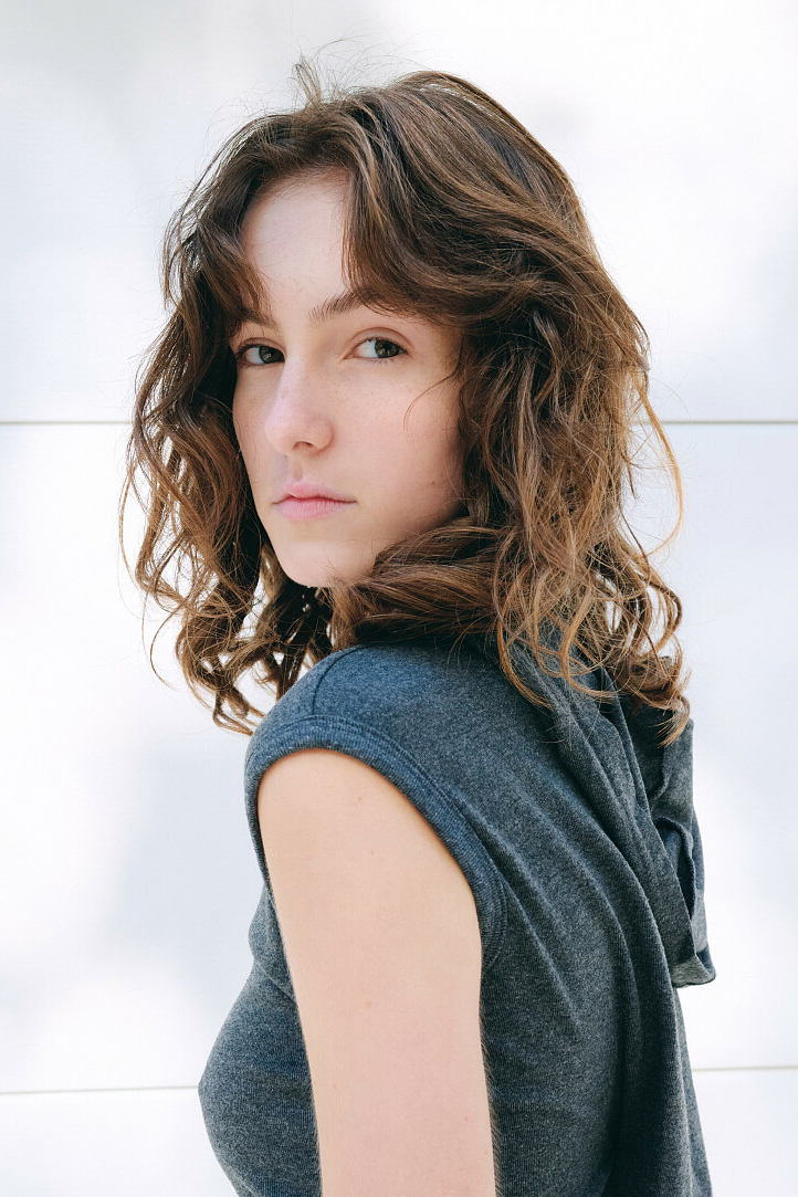 SENNA LOUISE - Space Models